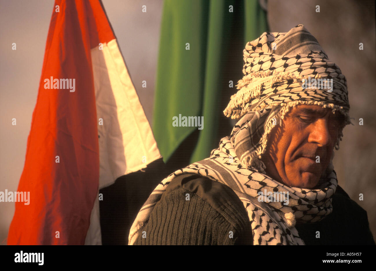 Iraqi men flags hi-res stock photography and images - Alamy
