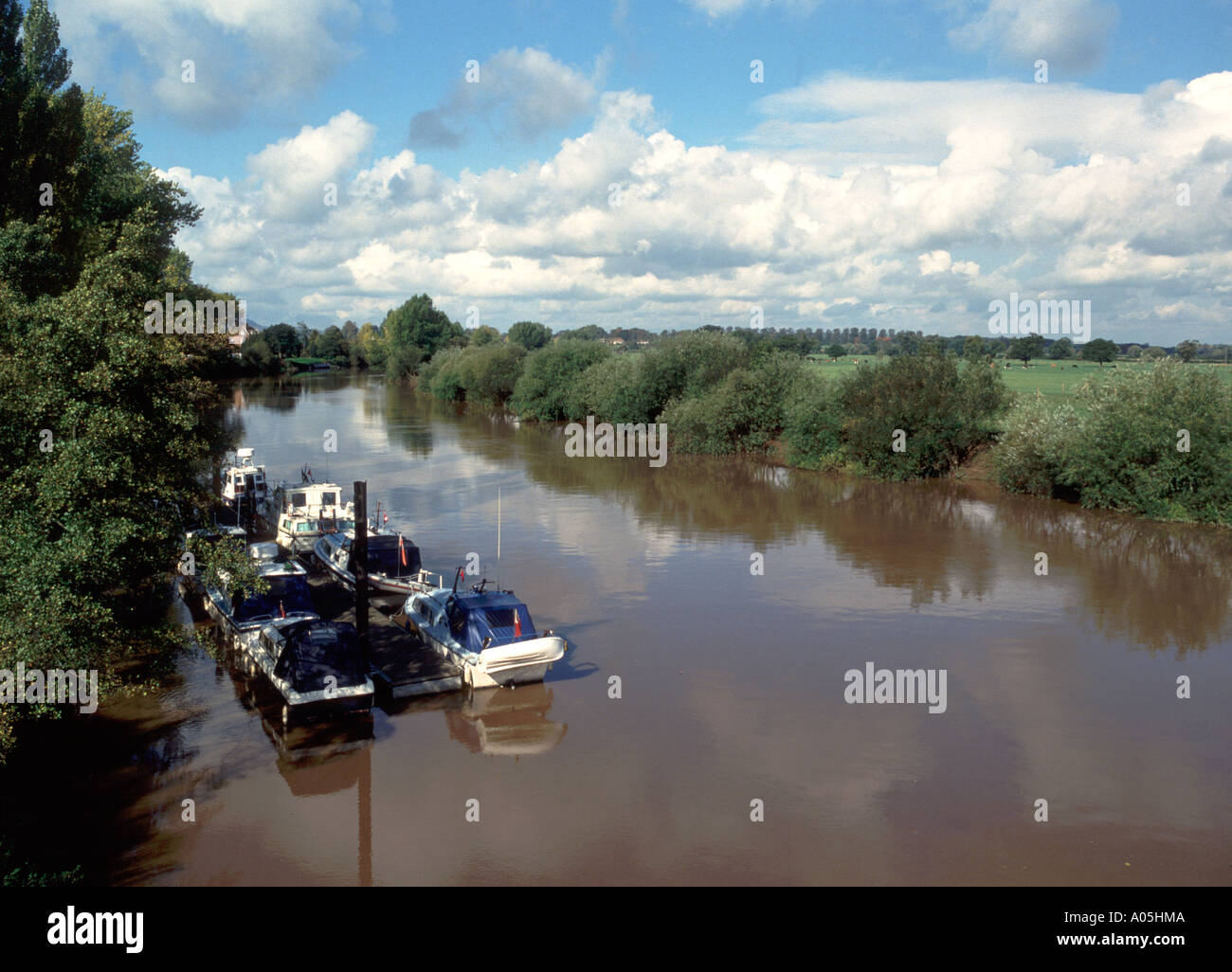 Vale river hi-res stock photography and images - Alamy