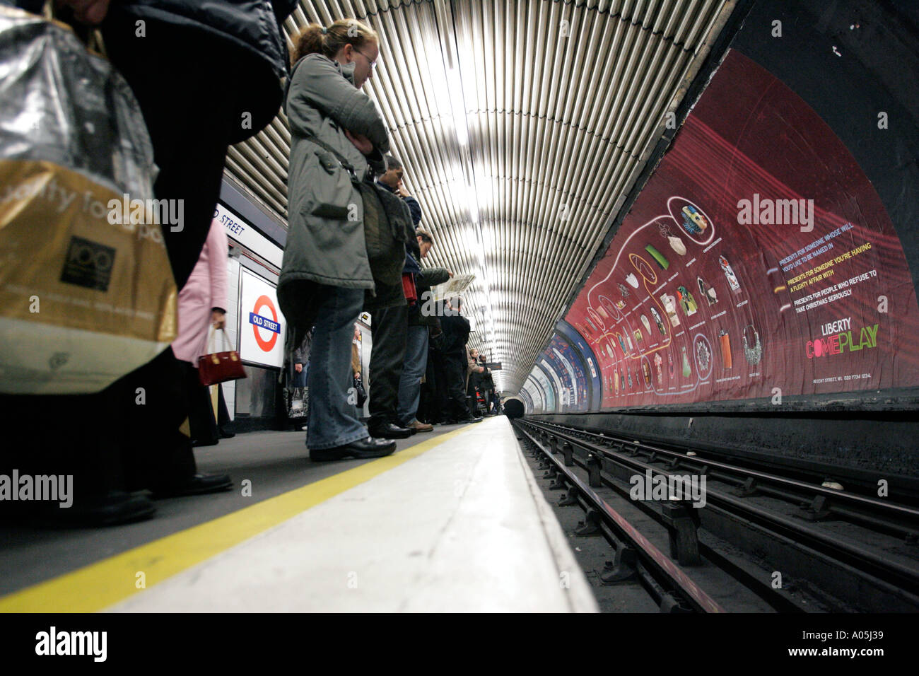 Underground, passengers tube hi-res stock photography and images - Alamy