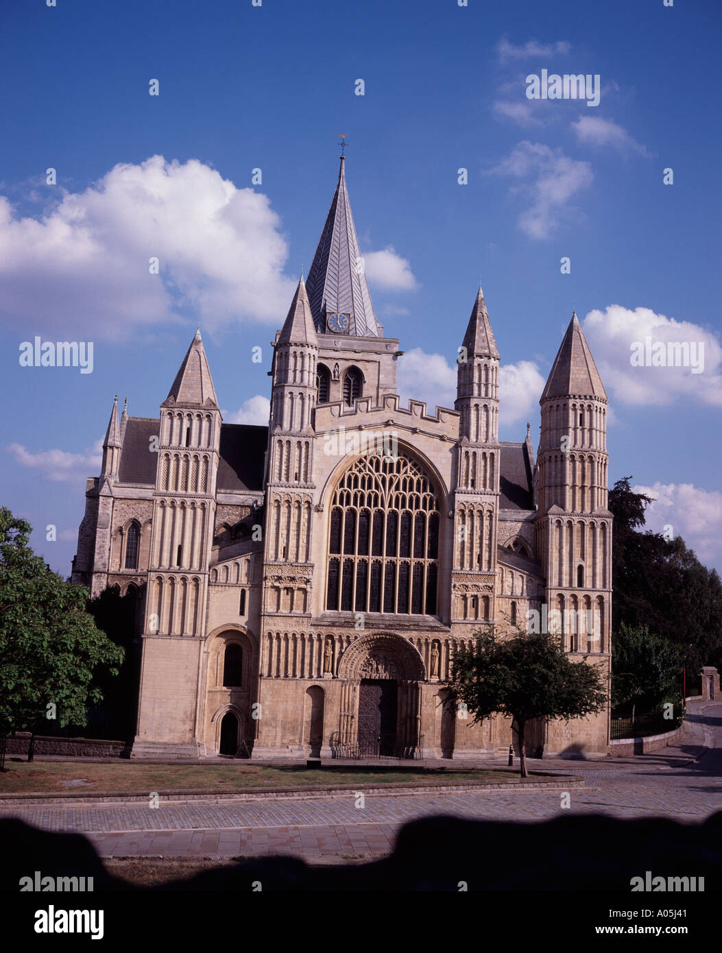 Rochester cathedral cathedral church christ hi-res stock photography ...