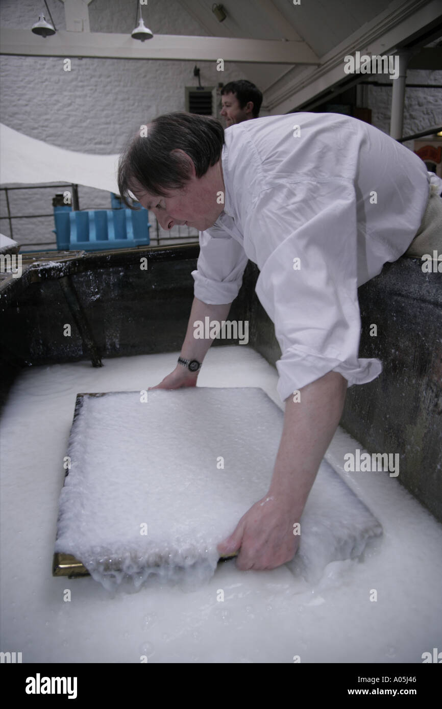 Paper and pulp hi-res stock photography and images - Alamy