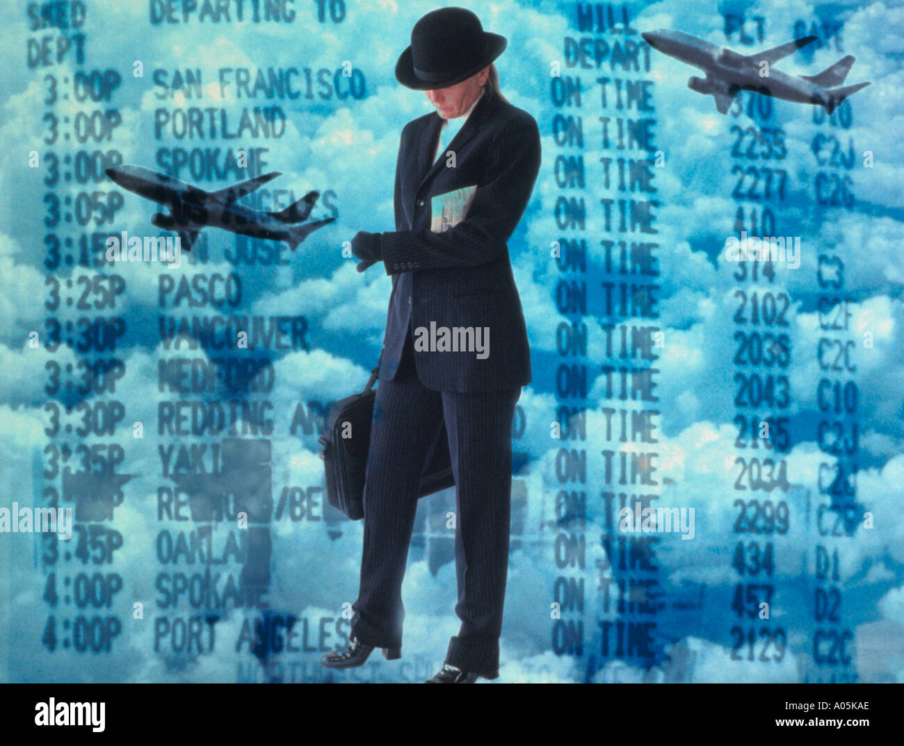 Arrival departure schedule screens hi-res stock photography and images ...