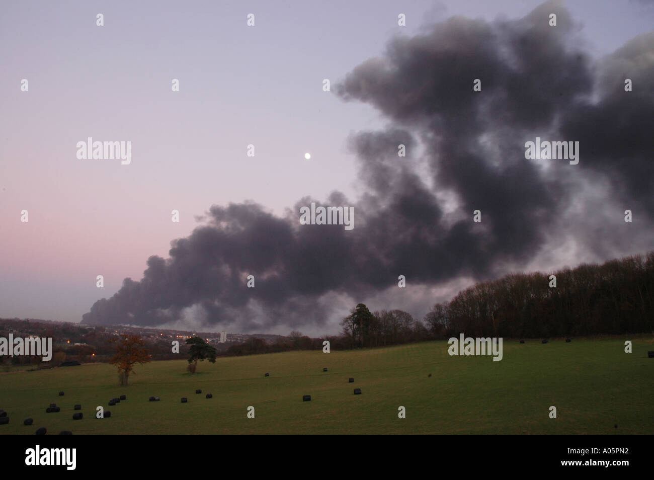 Buncefield explosion hi-res stock photography and images - Alamy