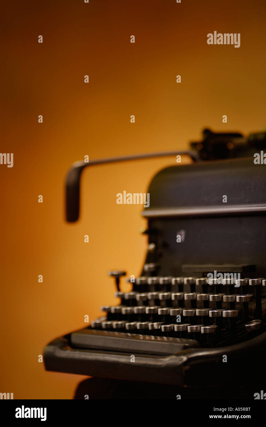 Manual typewriter hi-res stock photography and images - Alamy
