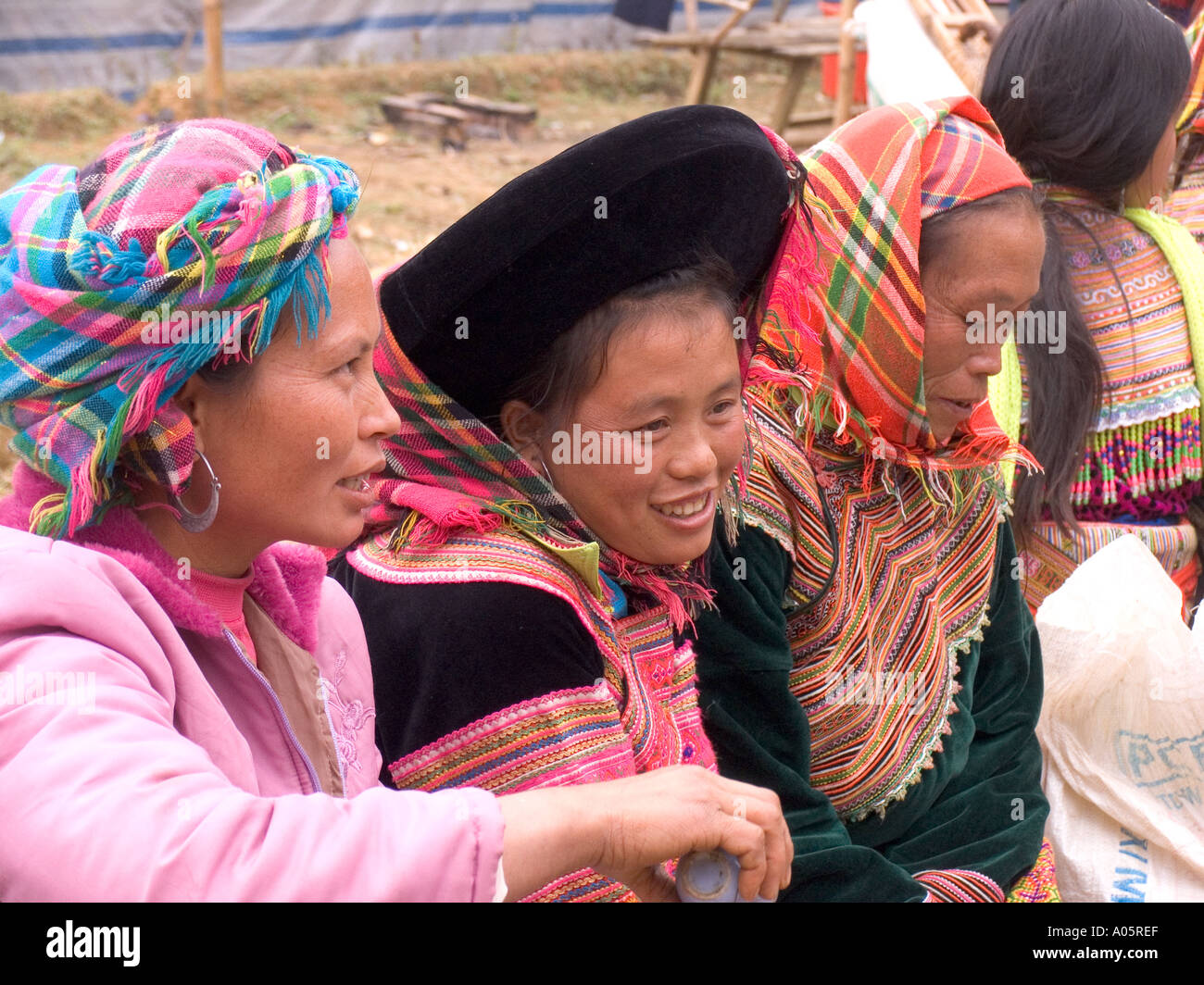 Vietnam Northwest Can Cau Flower Hmong hilltribe market smiling faces ...