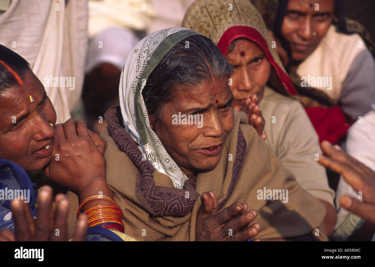 Sari clad hi-res stock photography and images - Alamy
