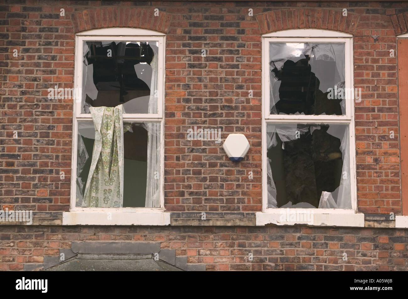 an abandoned, derelict house in Manchester, England Stock Photo - Alamy