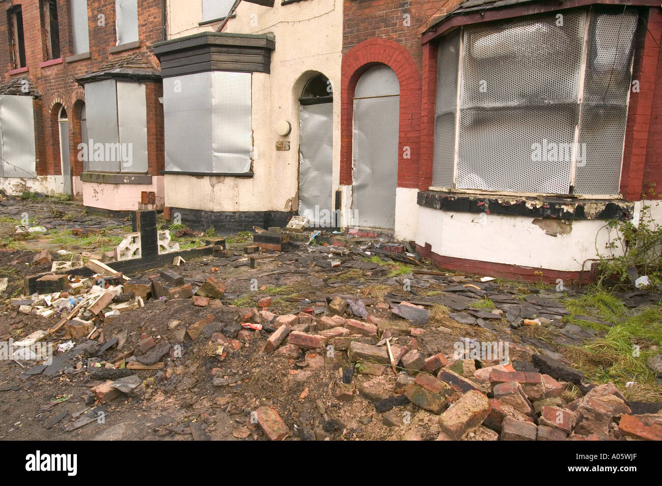 a row of abandoned, derelict houses in Manchester, England Stock Photo ...