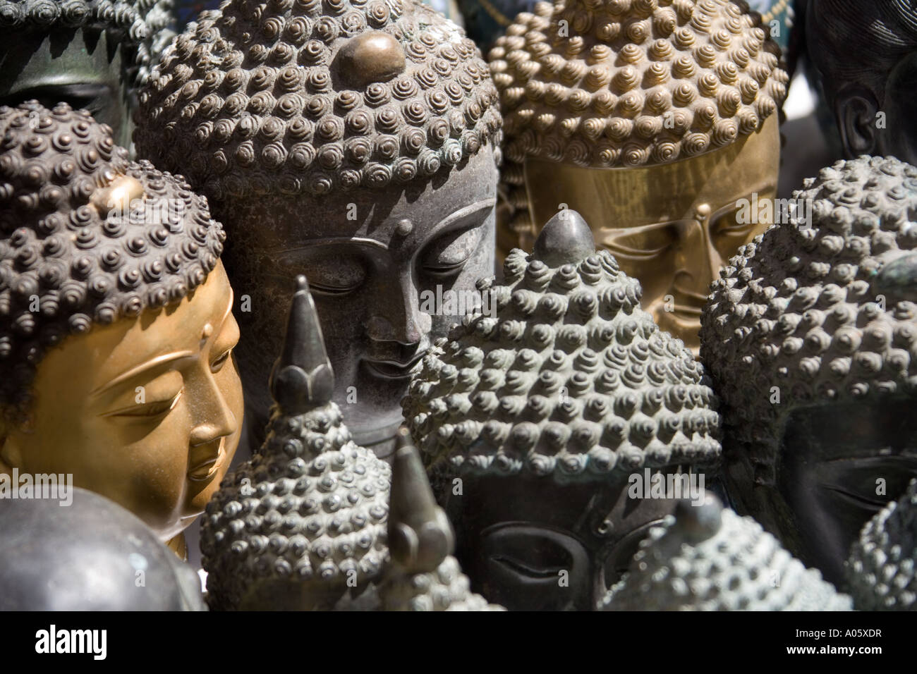 Collection of Buddha statues for sale in a Hong Kong market Stock Photo ...