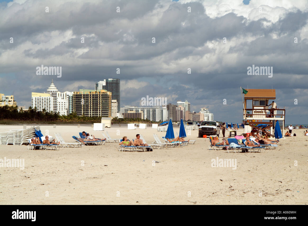 Sunbathing on miami south beach hi-res stock photography and images - Alamy