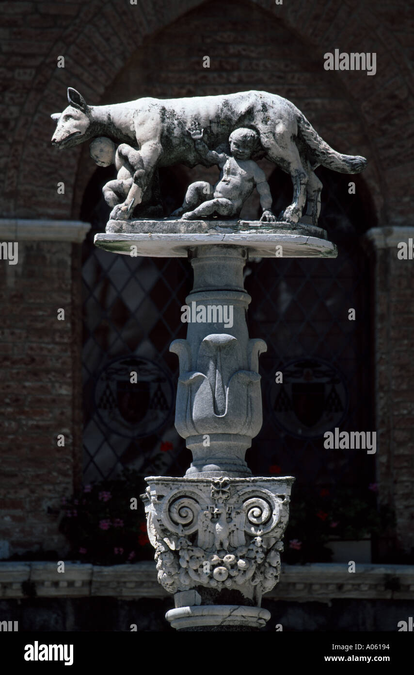 Monument Romulus Remus She Wolf In Stock Photos & Monument Romulus ...