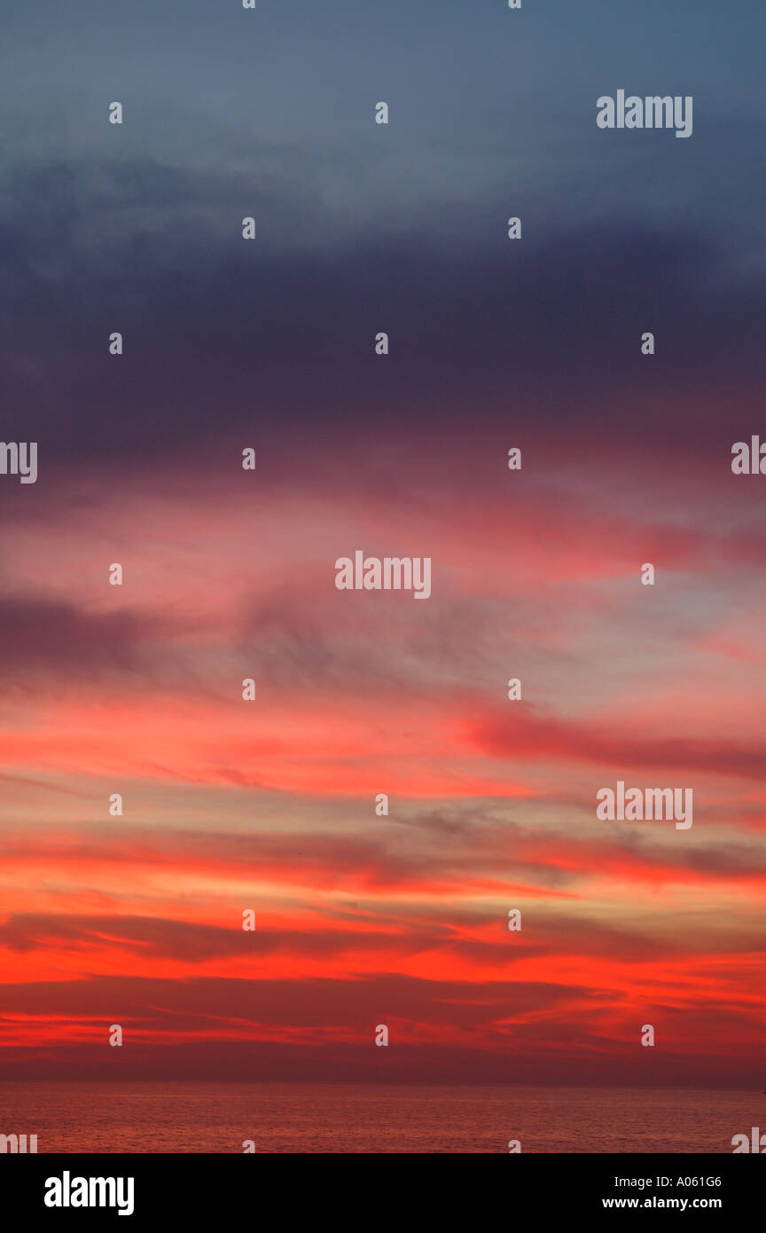 Stratocumulus lenticularis hi-res stock photography and images - Alamy