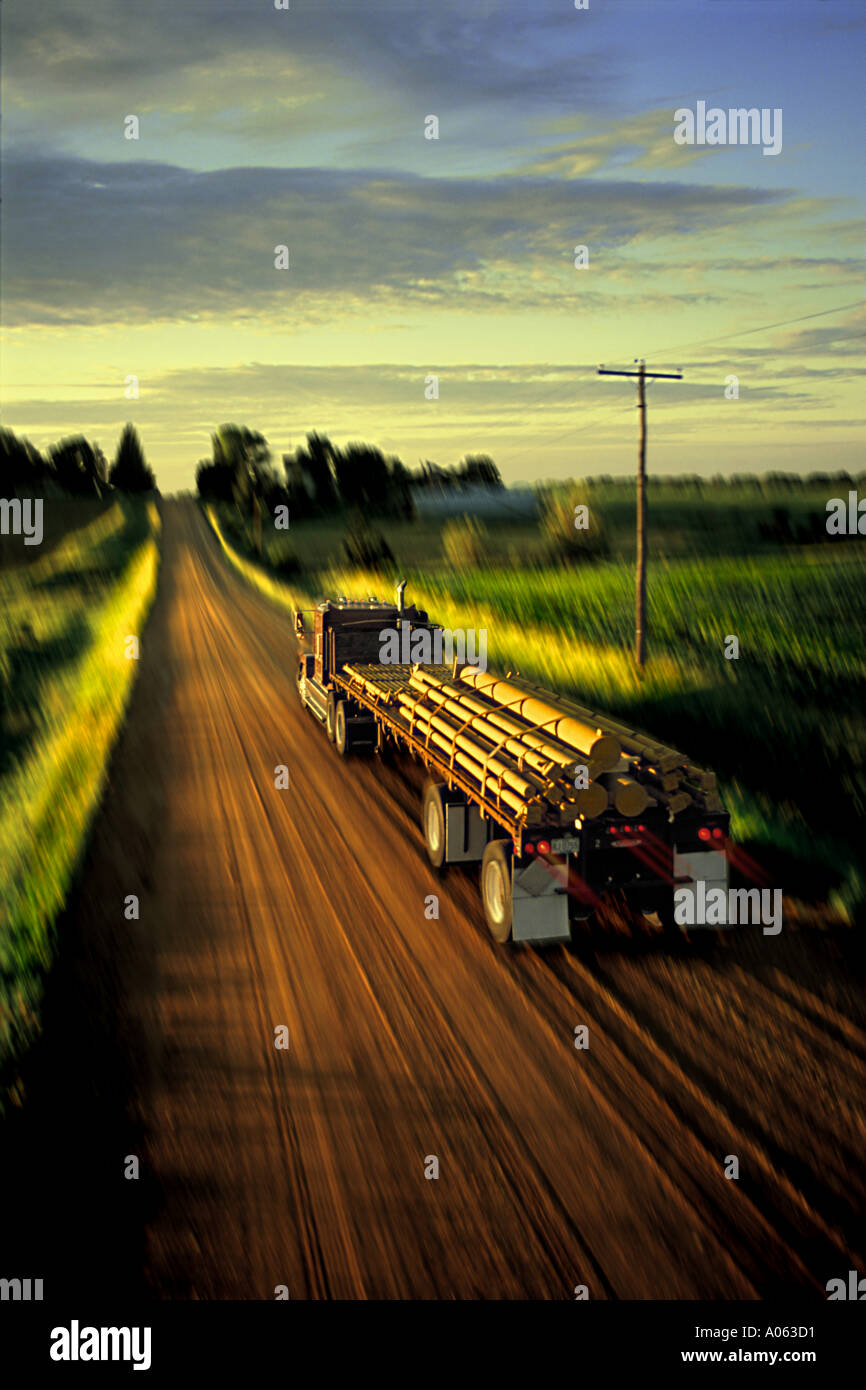 18 Wheeler Truck Stock Photos & 18 Wheeler Truck Stock Images - Alamy