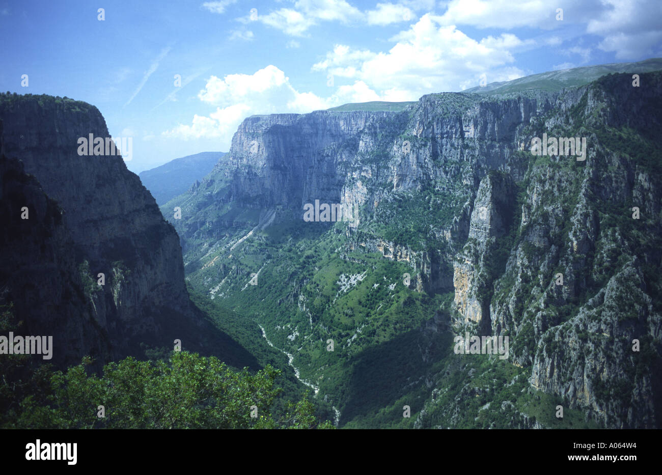 Deep verdant gorge hi-res stock photography and images - Alamy