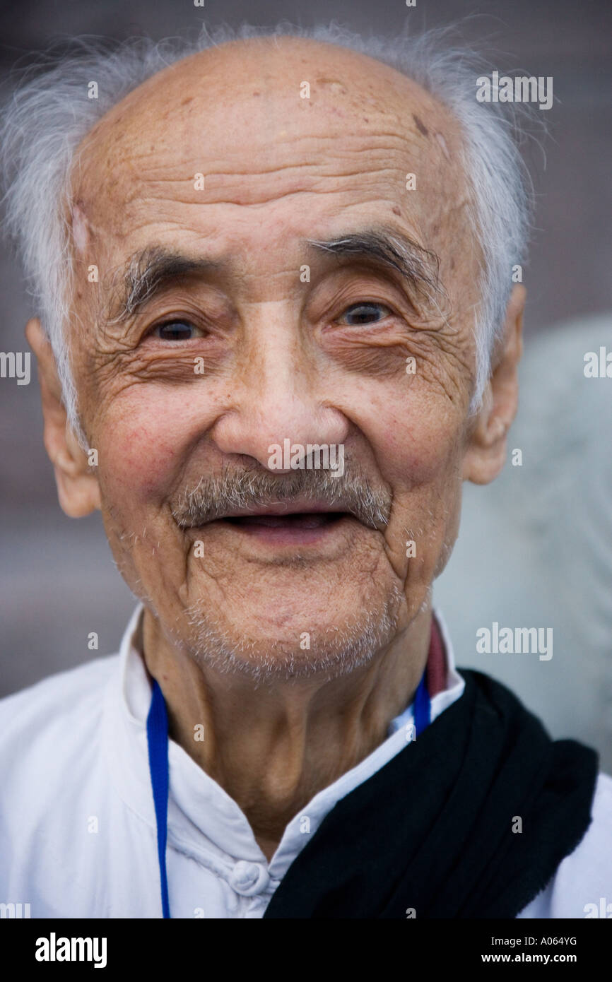 Old chinese man hi-res stock photography and images - Alamy