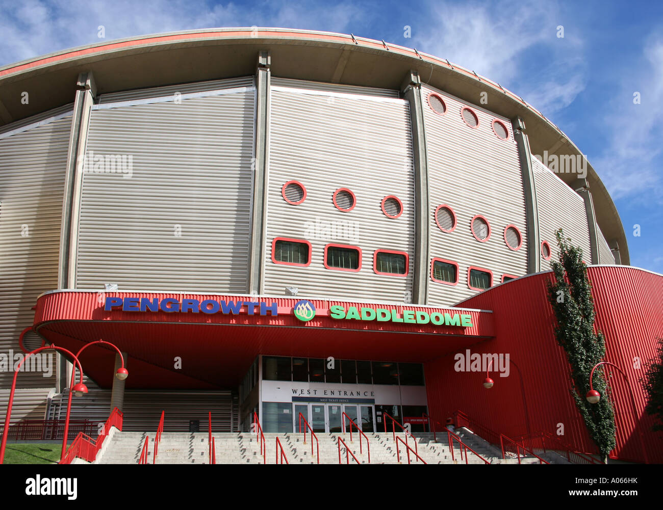 Pengrowth saddledome hi-res stock photography and images - Alamy