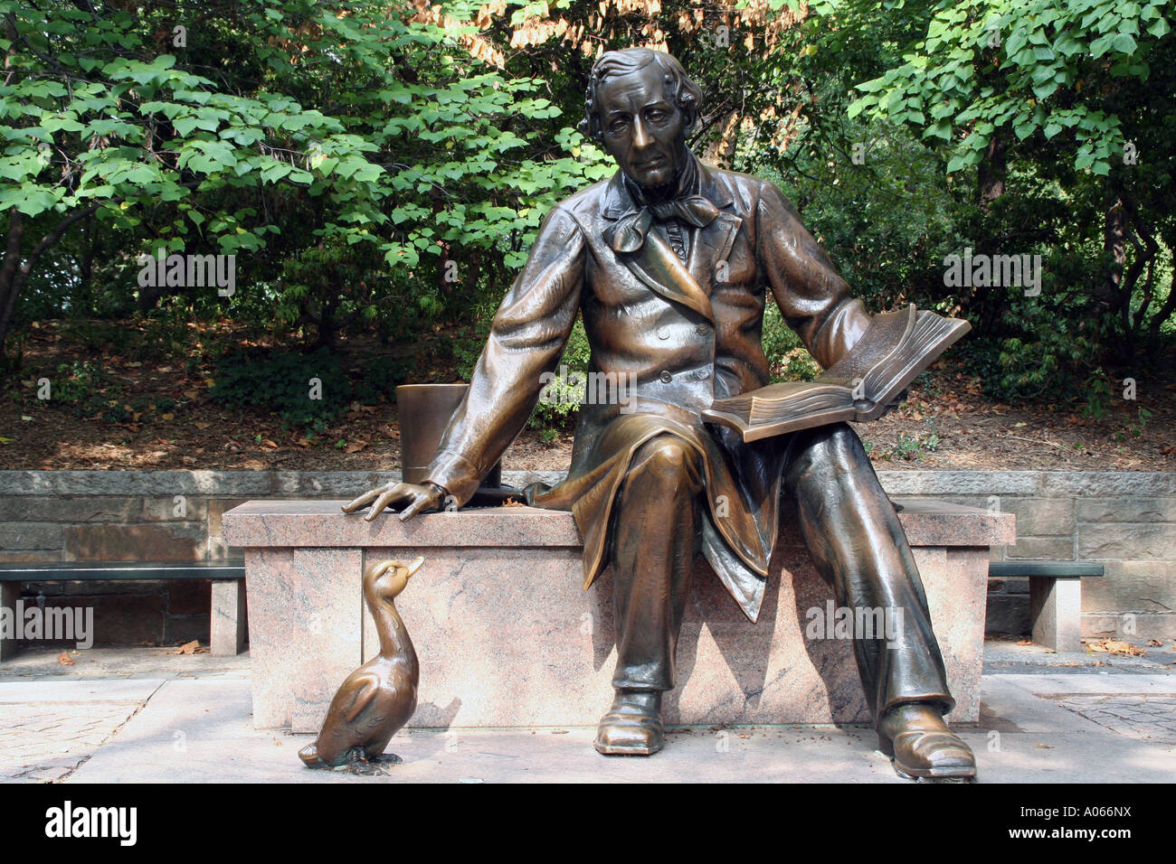 Bronze statue of Hans Christian Anderson in Central Park New York Stock ...