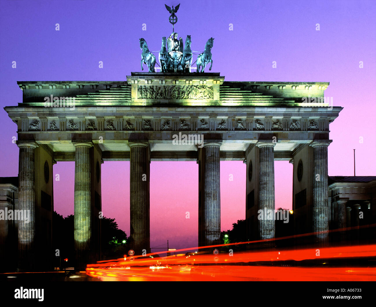 The brandenburg gate hi-res stock photography and images - Alamy