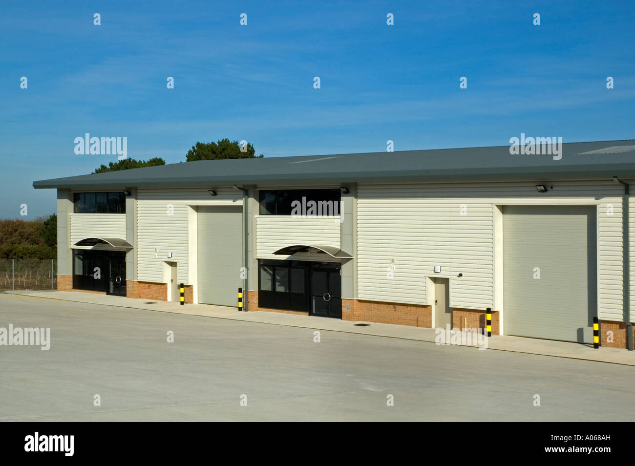 a new warehouse building Stock Photo - Alamy