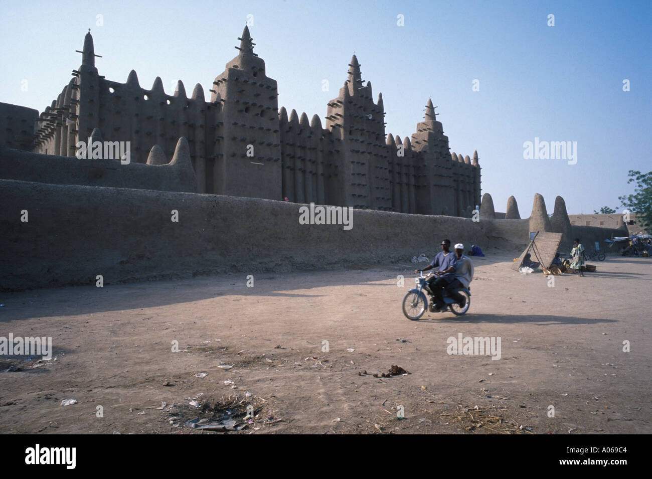 The Mud mosque at Djenne Mali This Mosque is 5 stories high Stock Photo ...