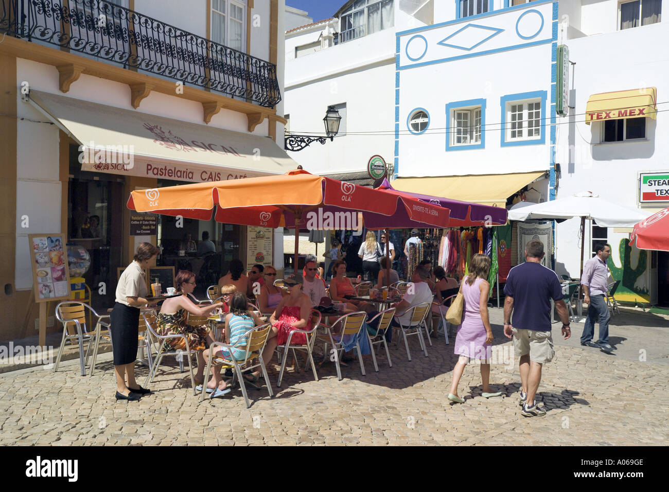 Albufeira cafe hi-res stock photography and images - Alamy