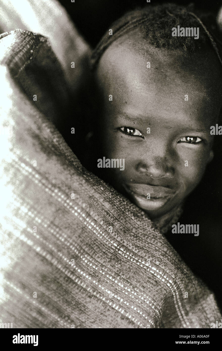 Famine relief hi-res stock photography and images - Alamy