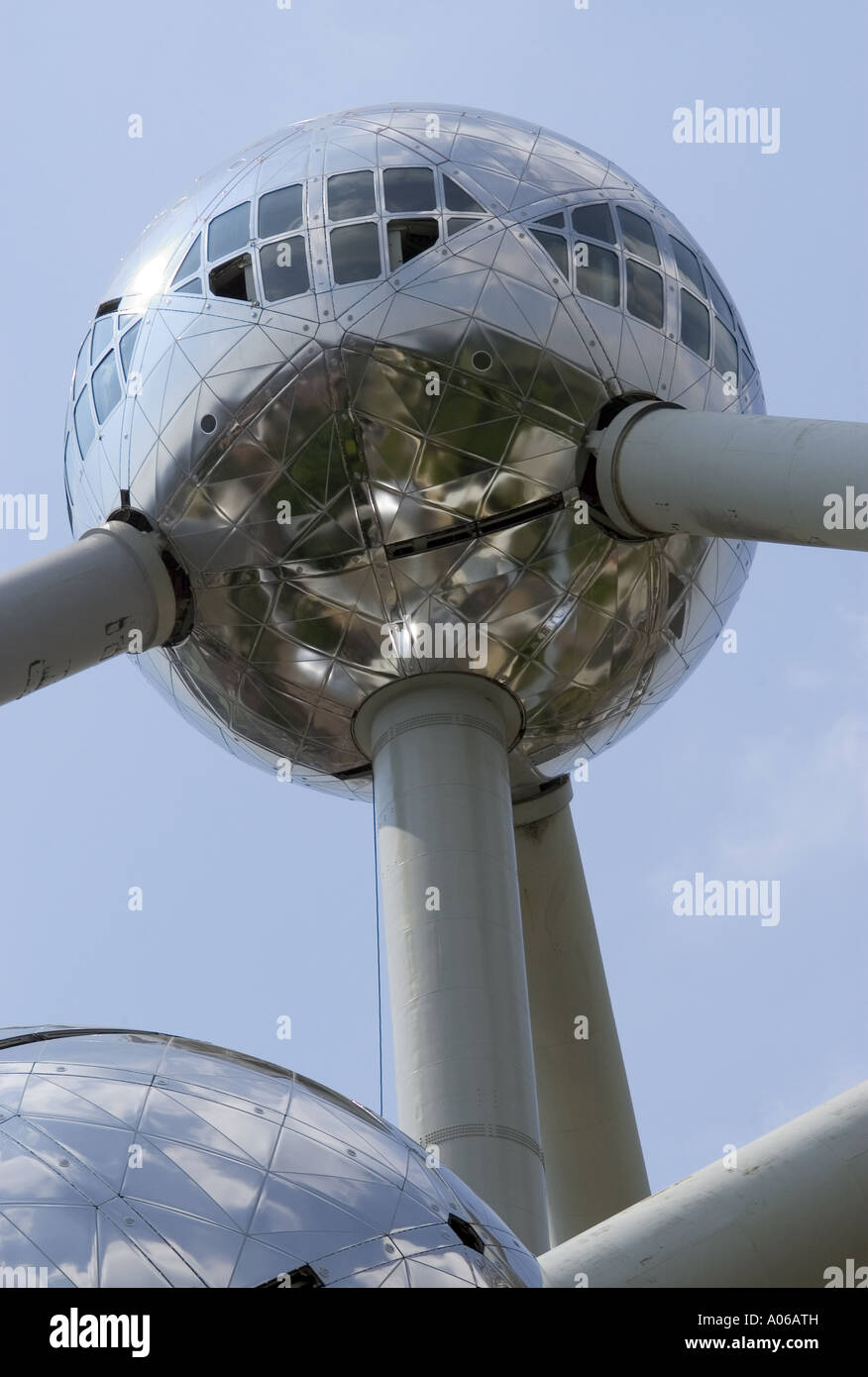 The atomium close up view hi-res stock photography and images - Alamy