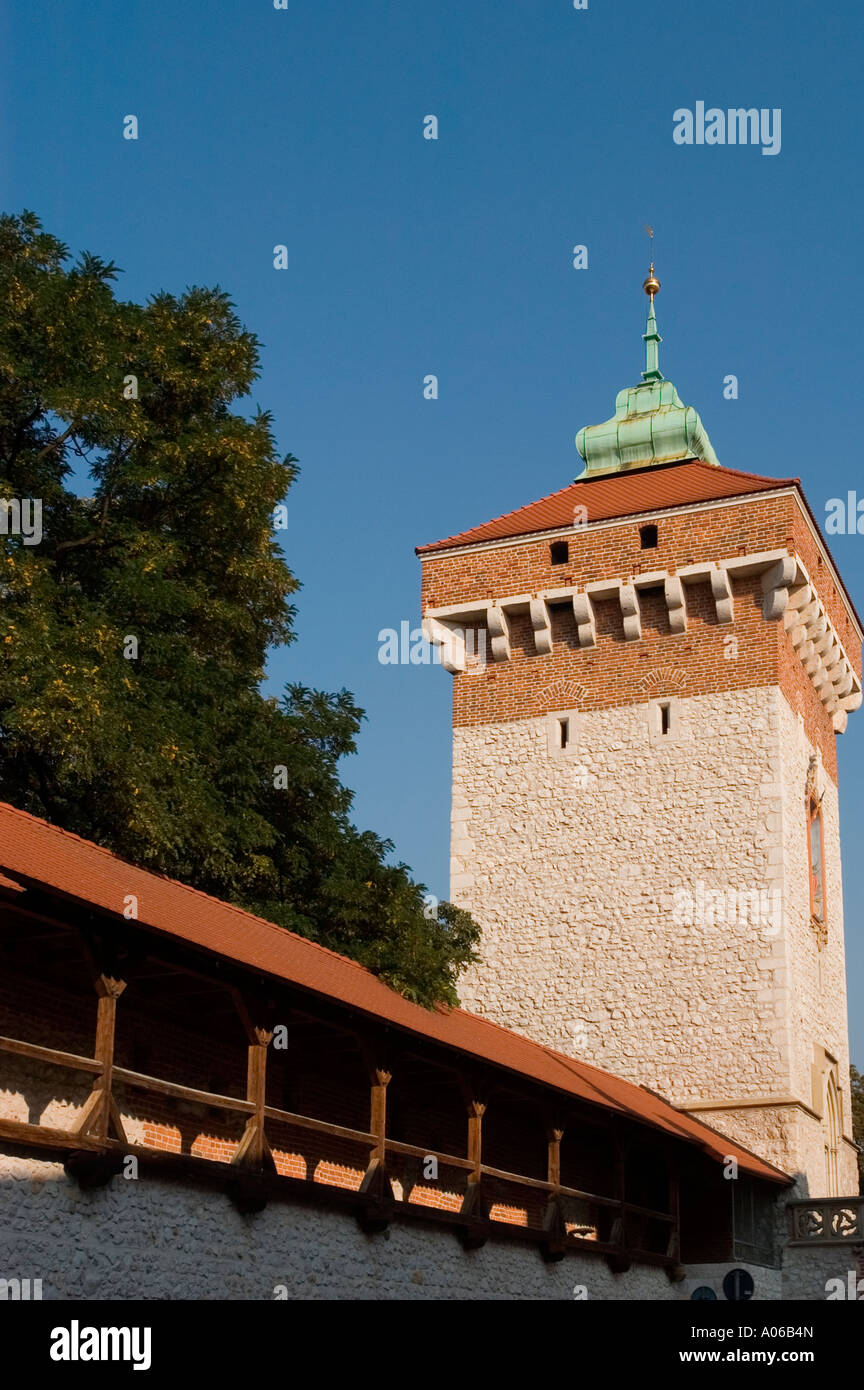 Medieval city wall defence hi-res stock photography and images - Alamy