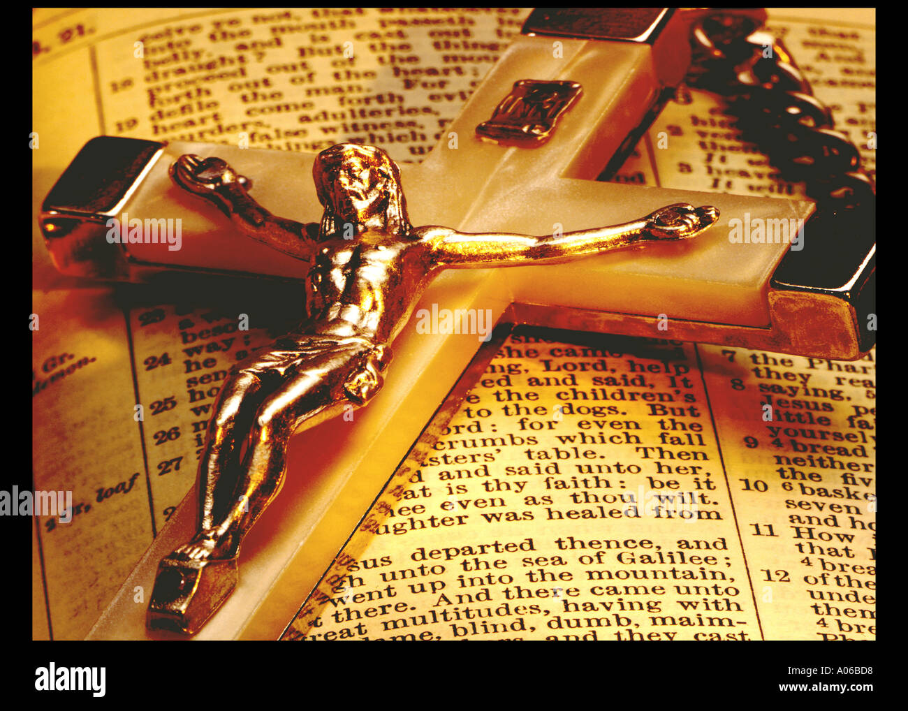 Crucifix on Holy Bible - religion Stock Photo - Alamy