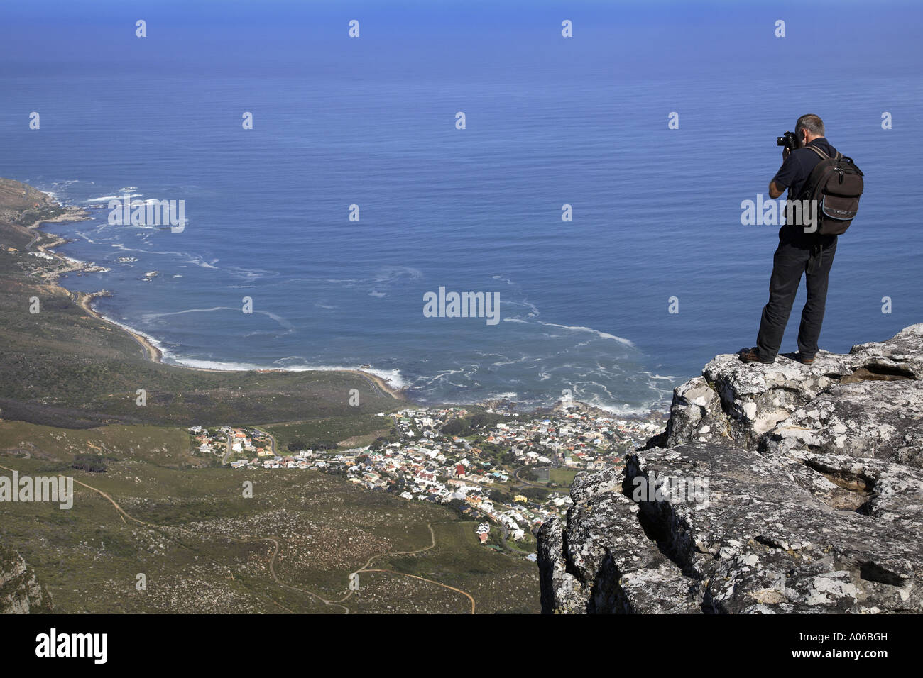Looking down over cliff edge hi-res stock photography and images - Alamy