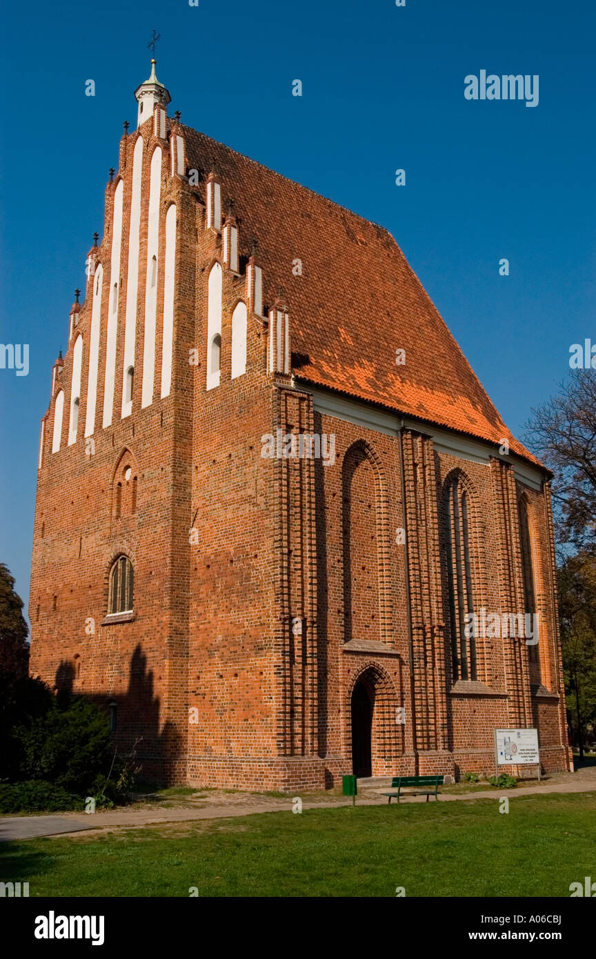 Gothic church of the Virgin Mary with blue sky background Ostrow Tumski ...
