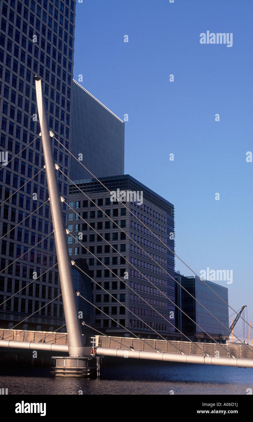 Pedestrian swing bridge cable-supported by a single arm spanning South ...
