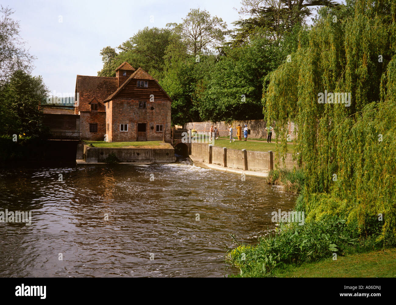 UK Berkshire Mapledurham House the Mill and millpond Stock Photo - Alamy