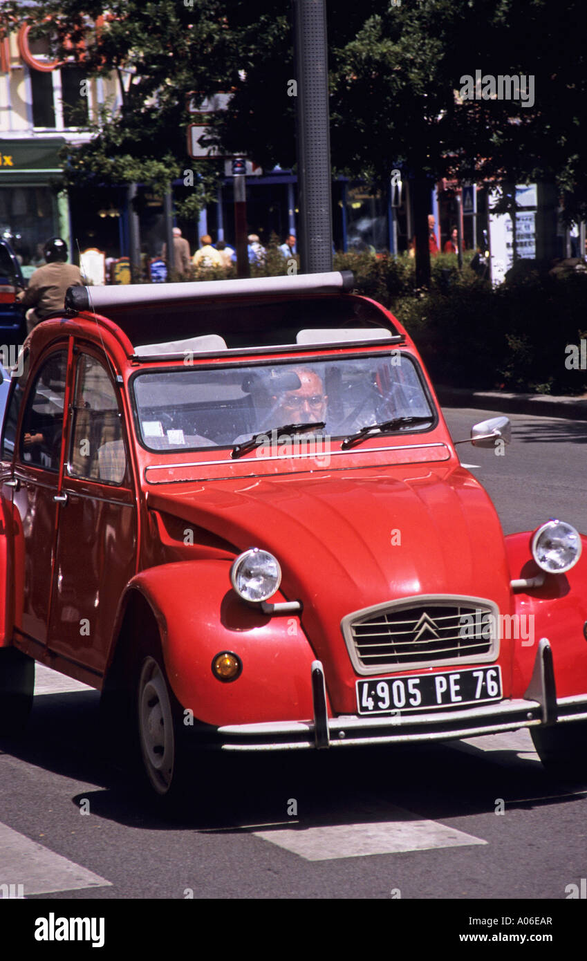 Red citroen 2cv hi-res stock photography and images - Alamy
