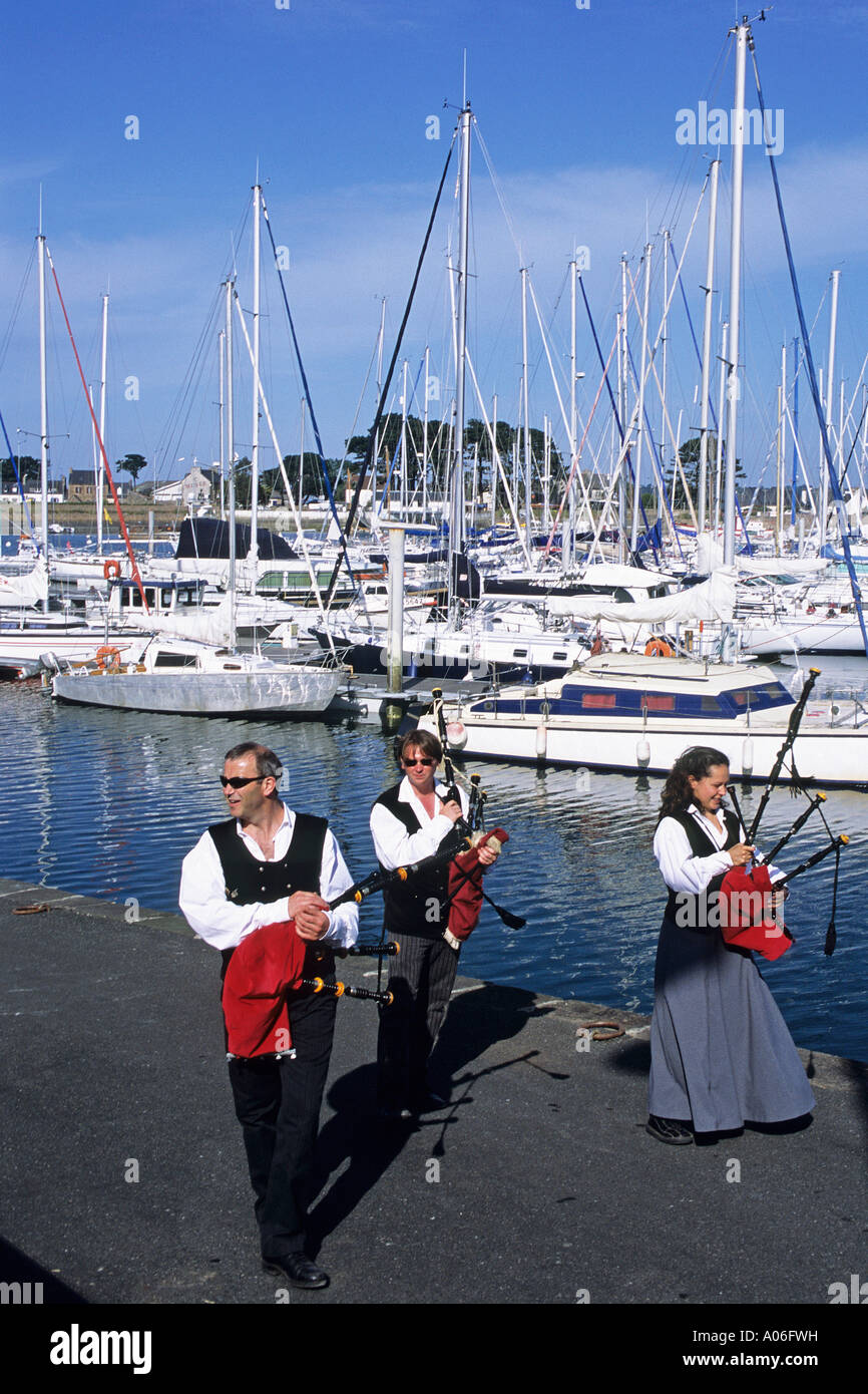Traditional breton musicians hi-res stock photography and images - Alamy