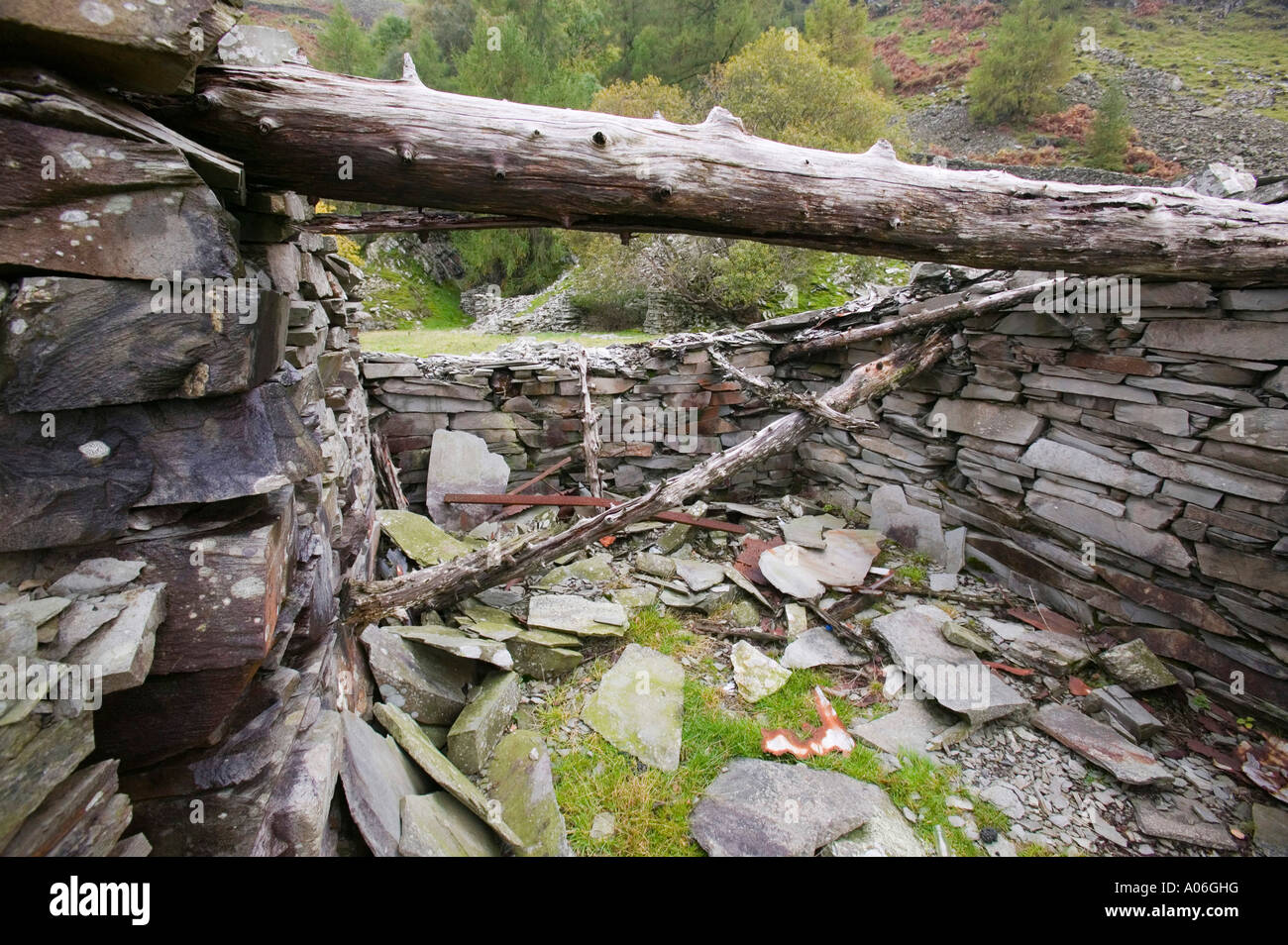 Slate mining abandoned buildings hi-res stock photography and images ...