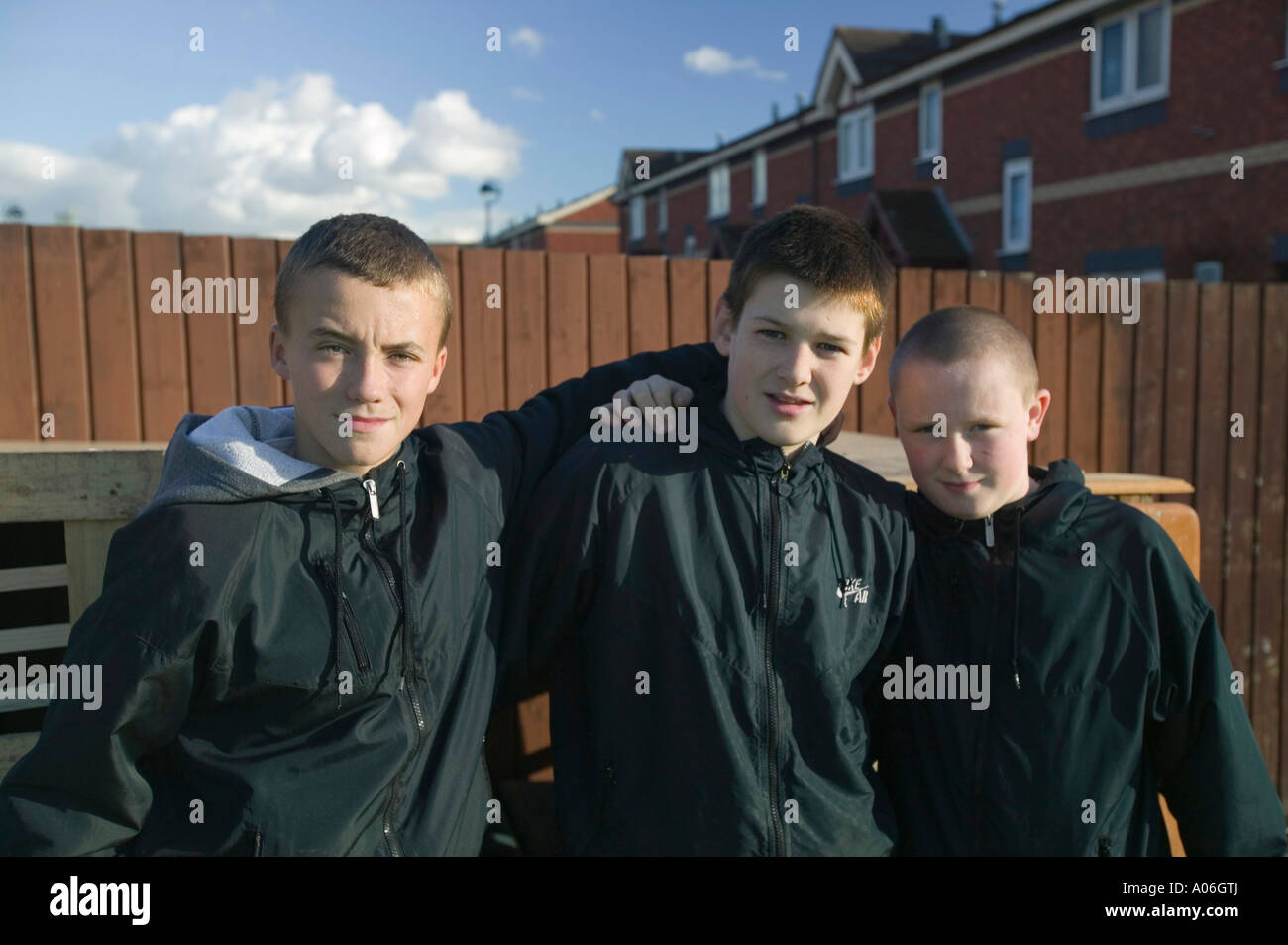 Young lads hi-res stock photography and images - Alamy