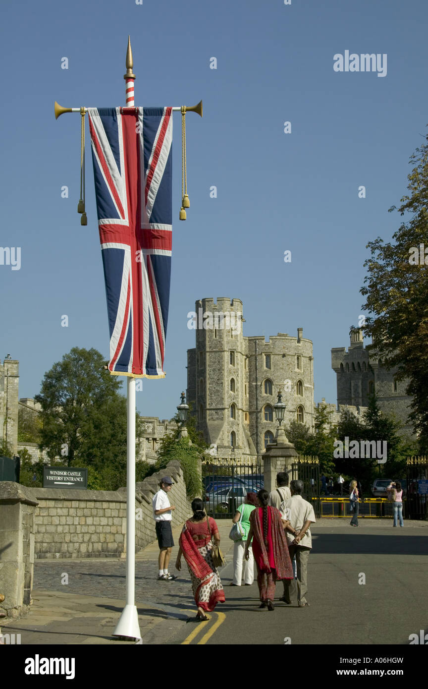 Windsor castle flag hi-res stock photography and images - Alamy