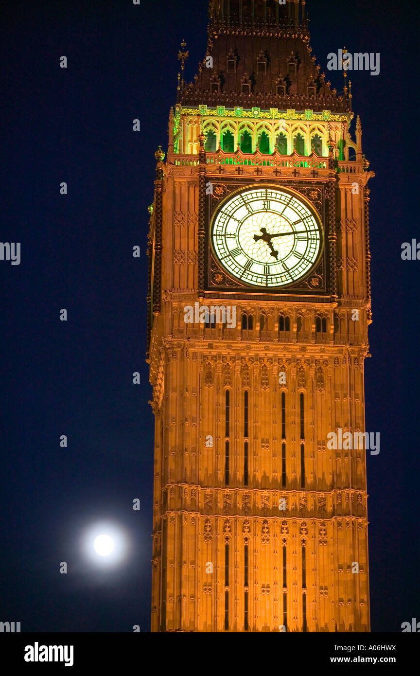 Big ben clock tower and parliament building behind london uk hi-res ...