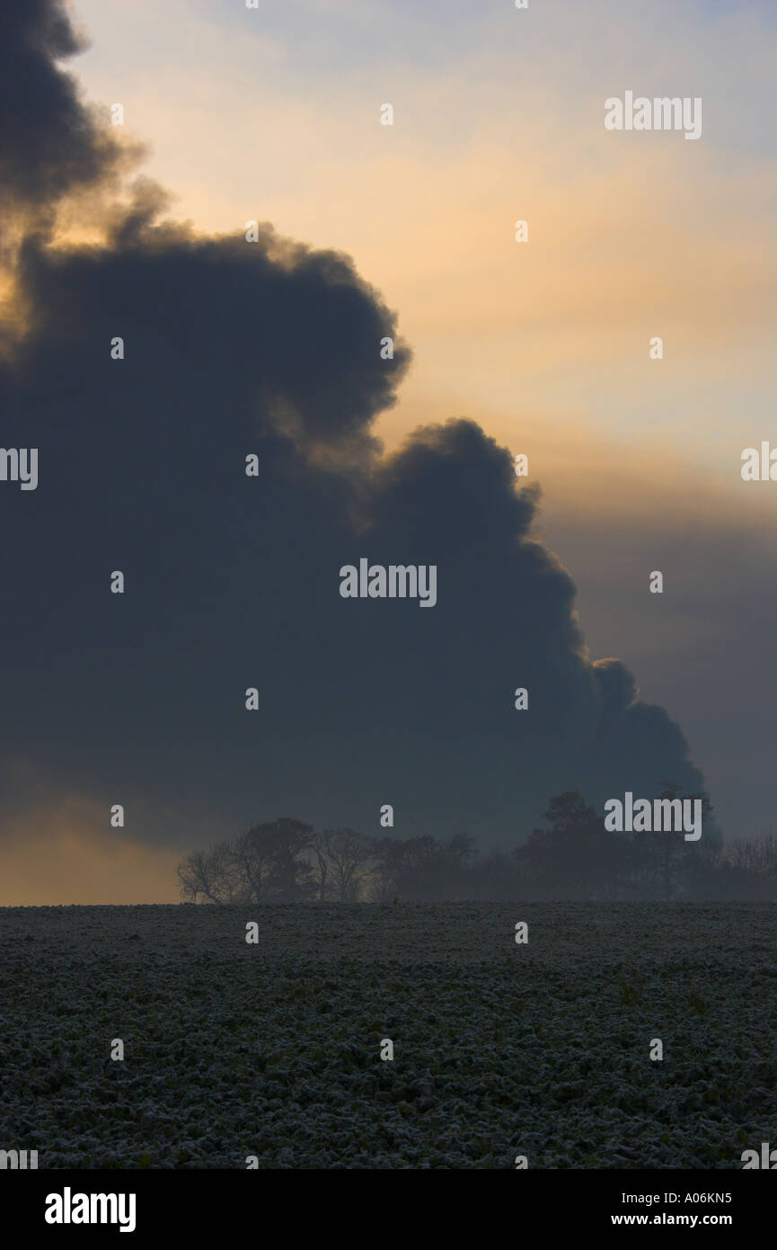 Buncefield fire hi-res stock photography and images - Alamy