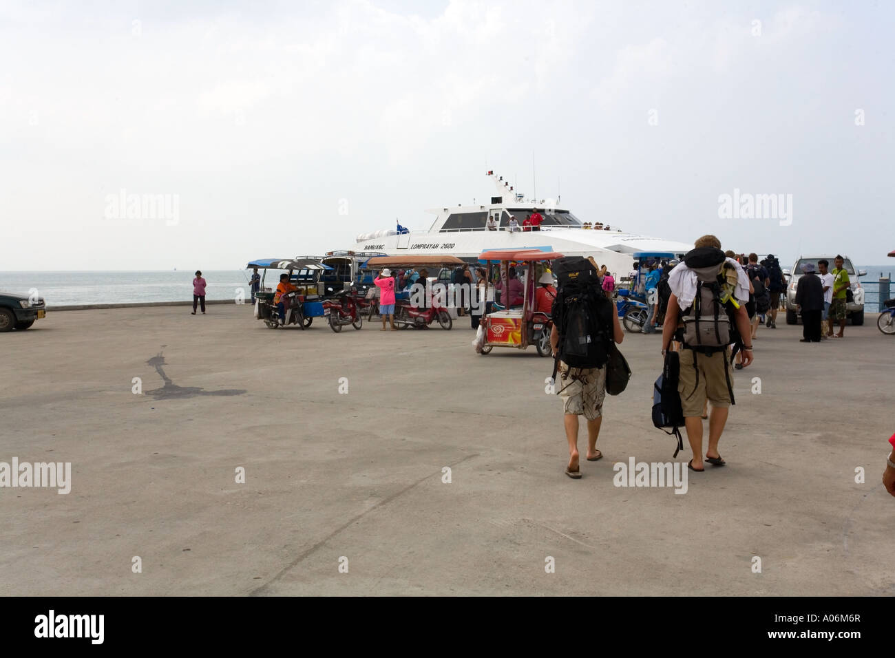 Samui thai thailand island ferry hi-res stock photography and images ...
