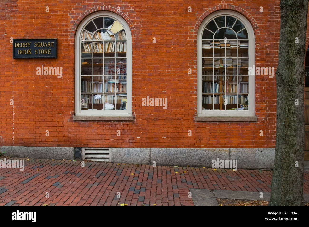 Salem square hi-res stock photography and images - Alamy