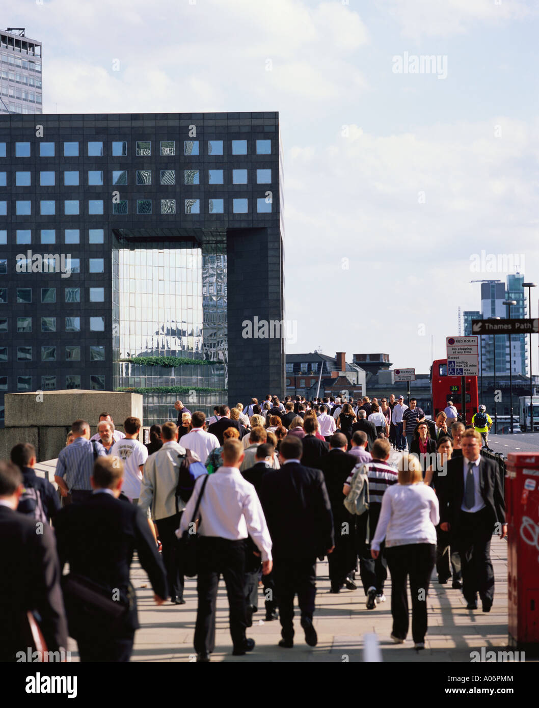 London crowds hi-res stock photography and images - Alamy