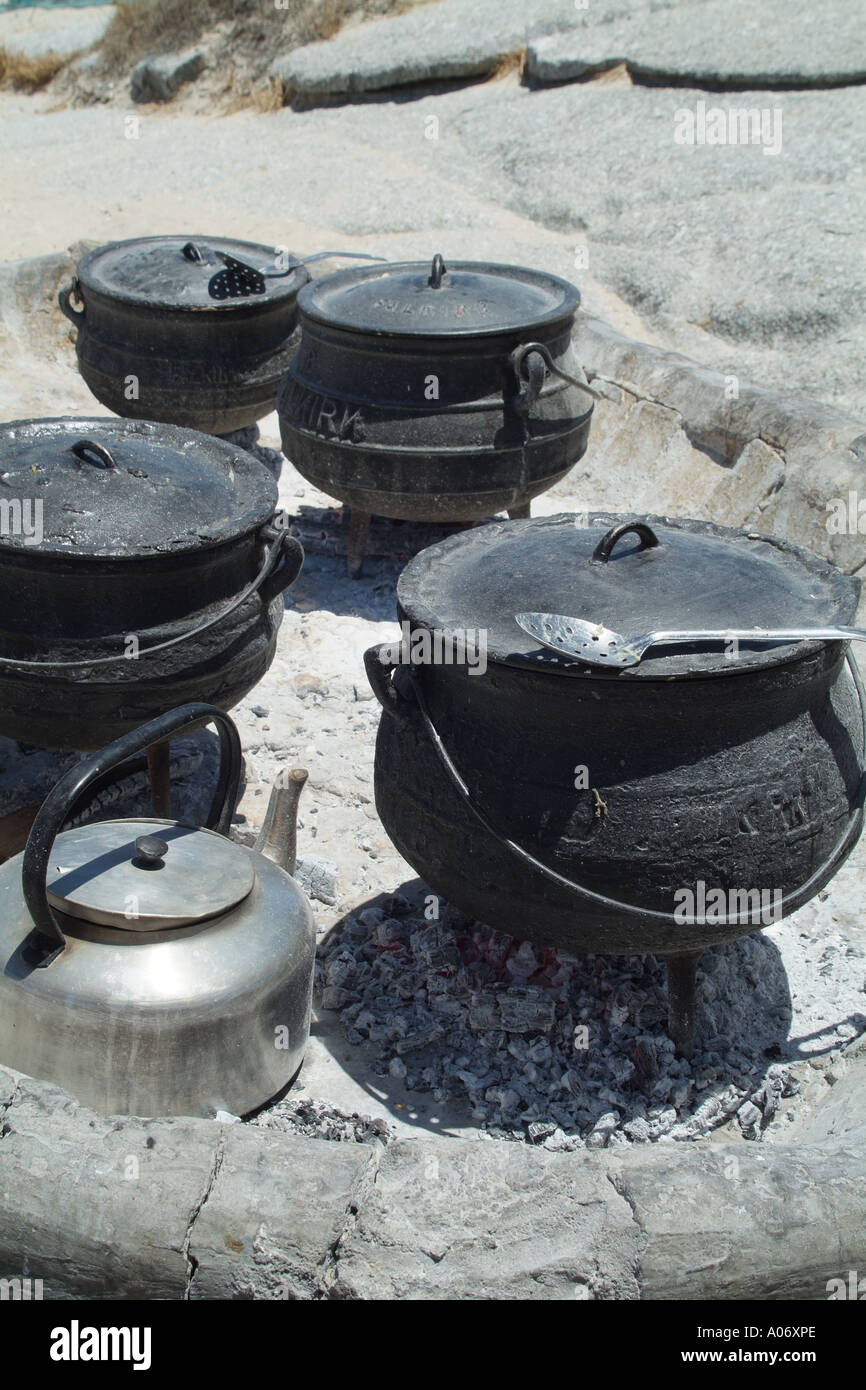 Cast iron pots africa hi-res stock photography and images - Alamy