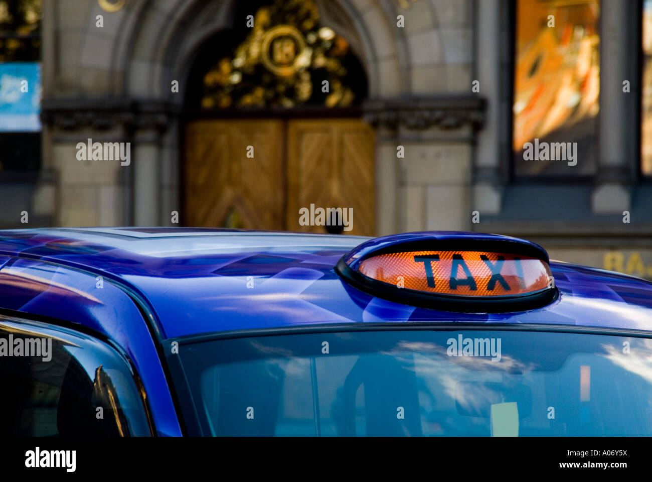 Manchester taxi with driver hi-res stock photography and images - Alamy