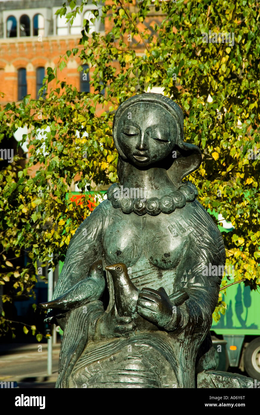 Manchester peace garden statue Stock Photo - Alamy