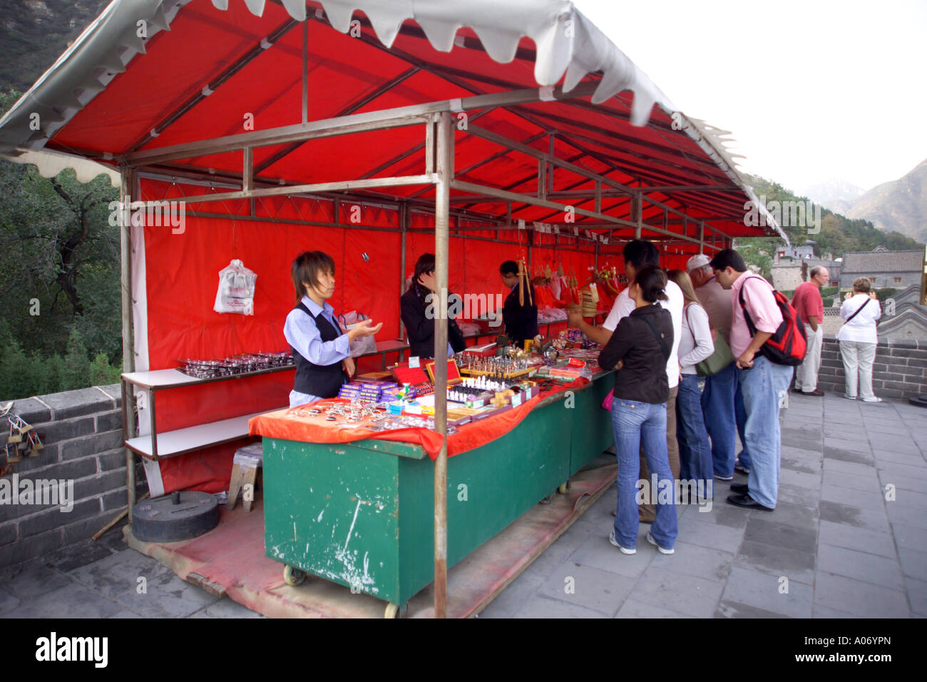 tourist stall at the Great Wall at Xingshu Stock Photo - Alamy