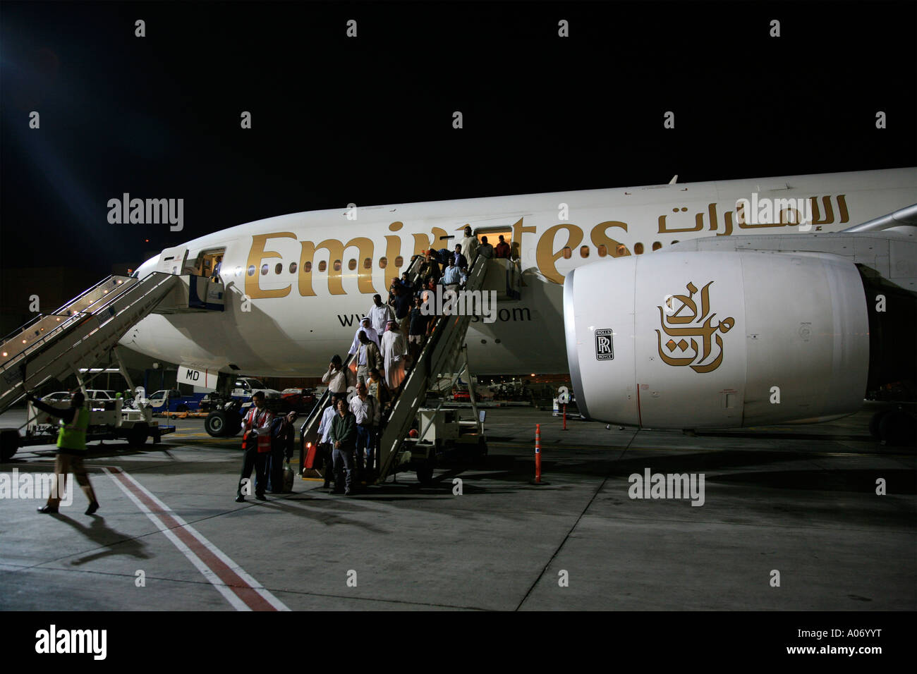 Emirates plane hi-res stock photography and images - Alamy