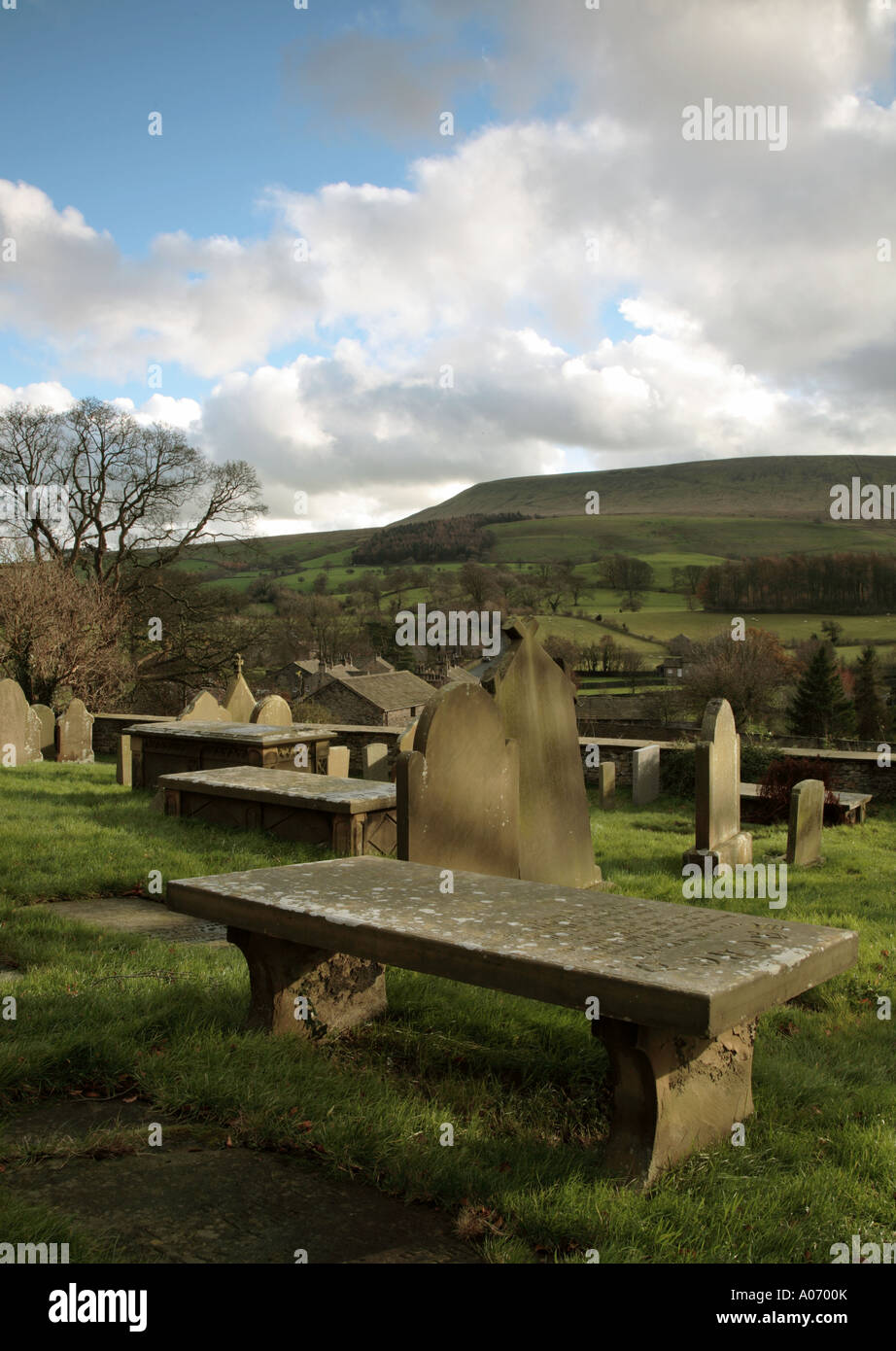 Lancashire graveyard pendle hi-res stock photography and images - Alamy