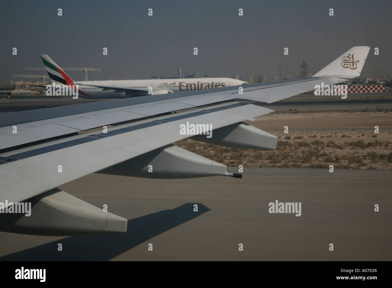Emirates plane hi-res stock photography and images - Alamy